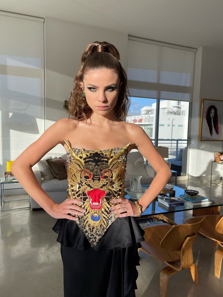 Giulia Be usa look vintage com mais de 20 anos de história avaliado em ...