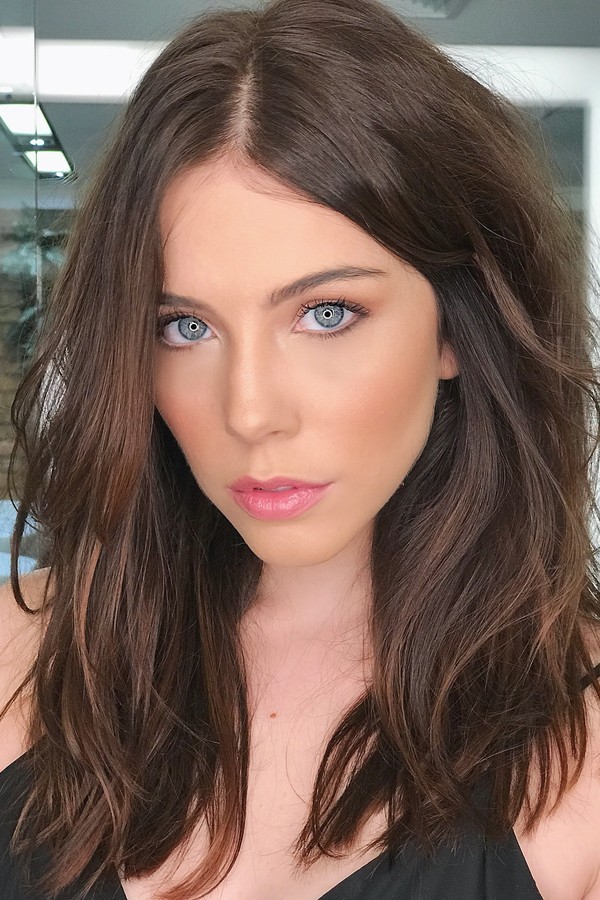 Bia Arantes aparece linda em selfie e amigos famosos piram: 'Para!'
