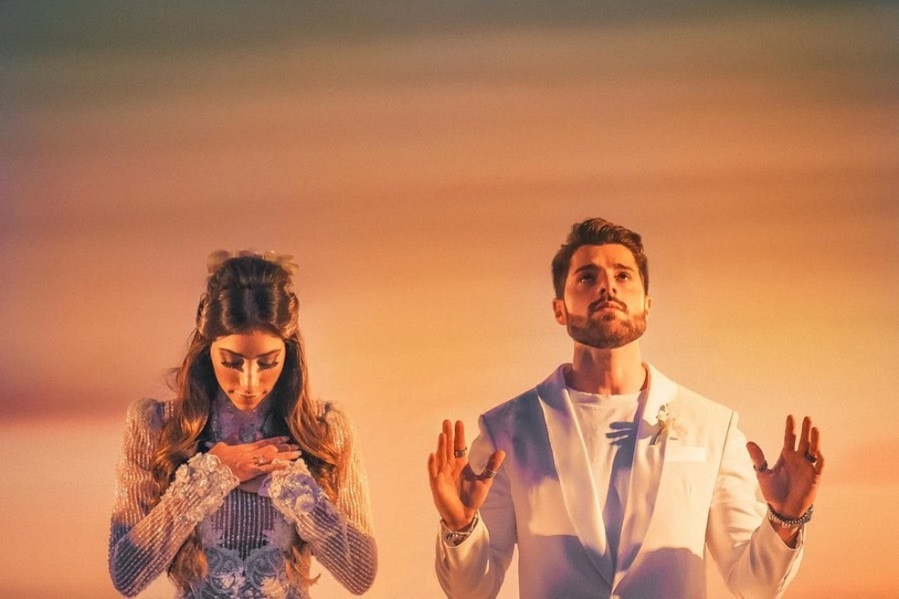 Alok celebra um ano de casamento e posta fotos da cerimônia no Cristo ...