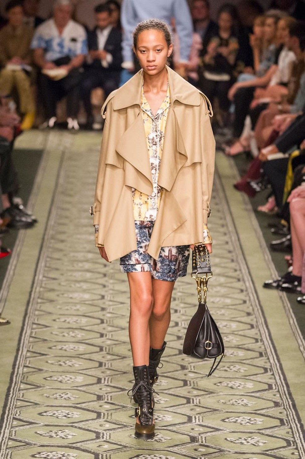 Entenda o que muda com o desfile 'see now, buy now' da Burberry e veja ...