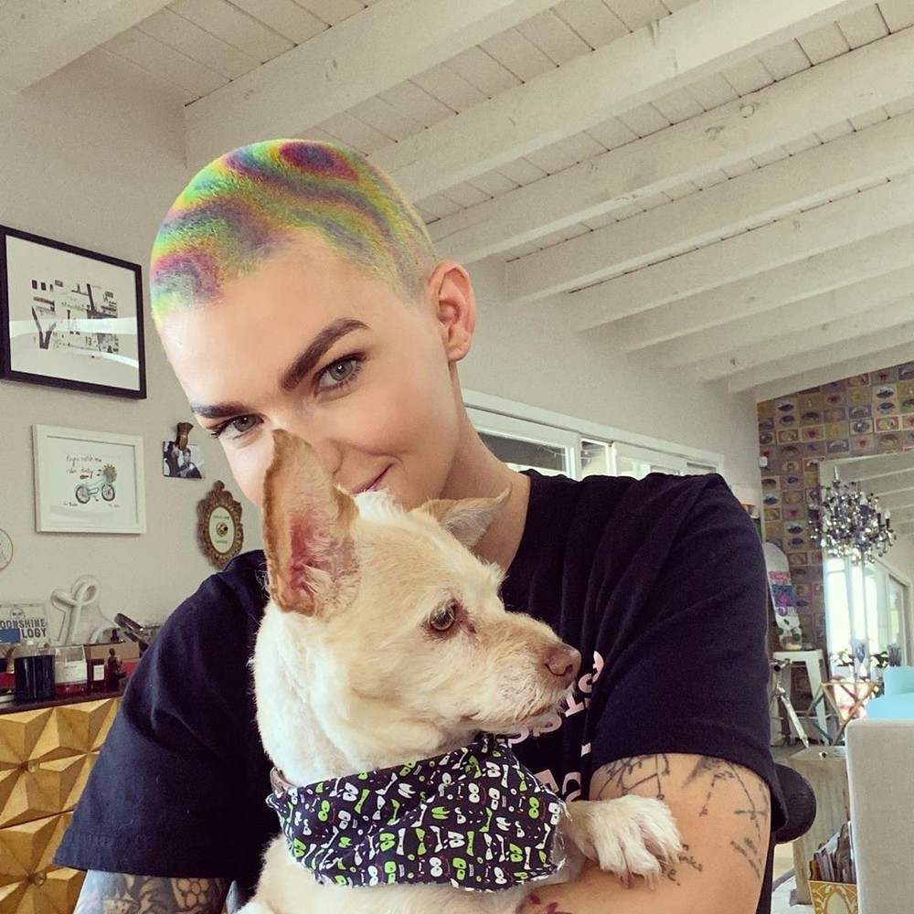 Ruby Rose está com o cabelo mais diferentão que você vai ver hoje