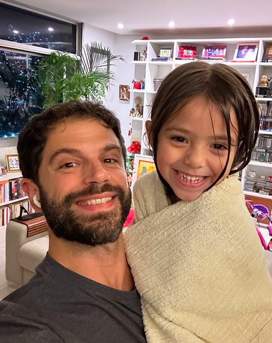 Sabrina Sato deixa recado para Duda Nagle ao ver post do ex com a filha Zoe