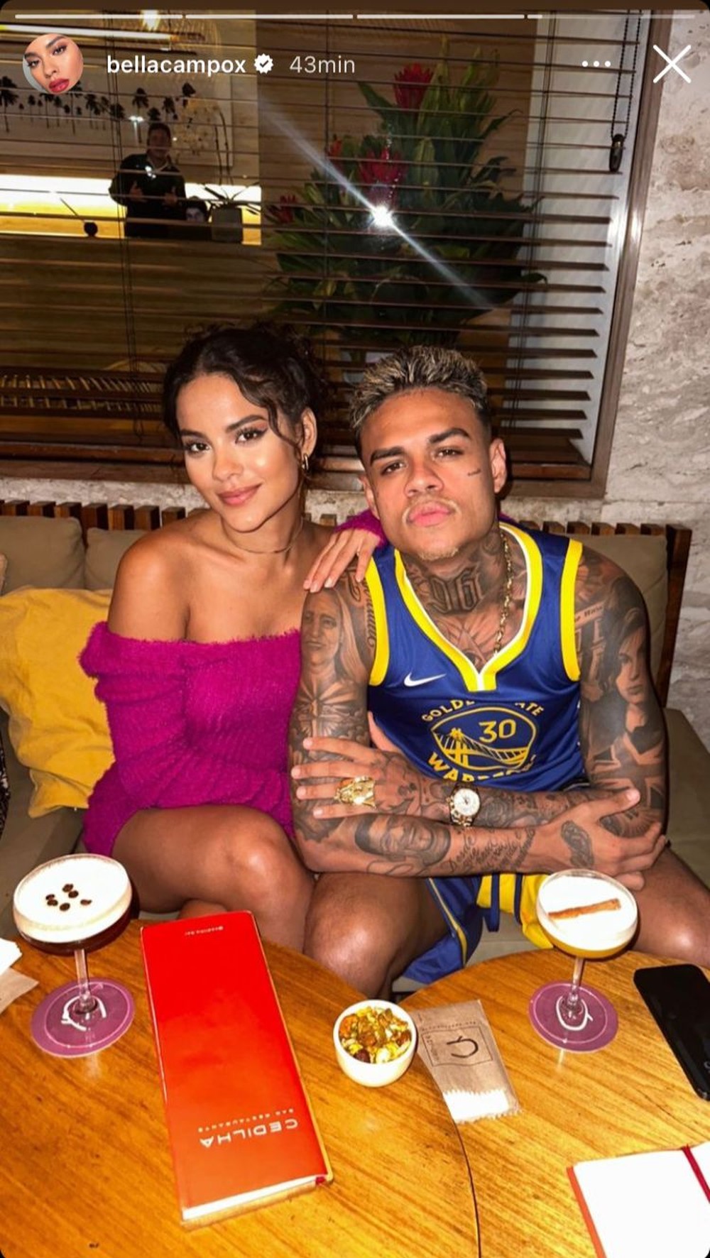 Bella Campos e MC Cabelinho aproveitam jantar romântico