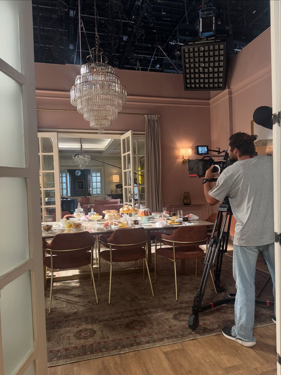 Isabelle Drummond mostra viagem e bastidores de nova novela: 'Semanas ...