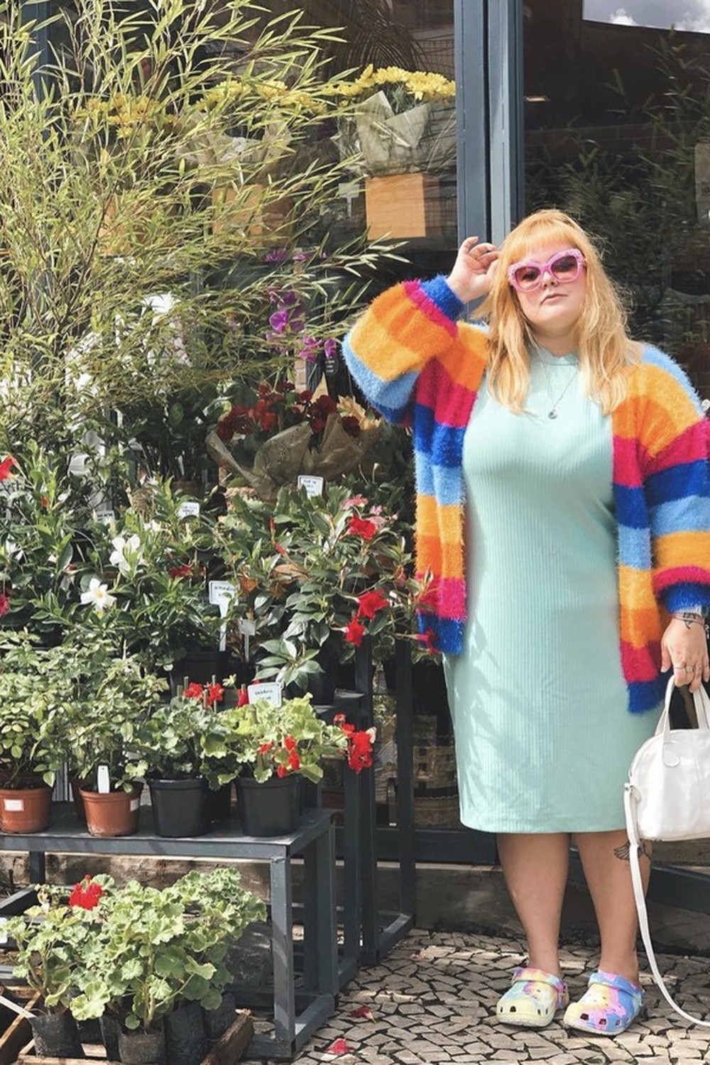 Veja looks com Crocs para você se inspirar - porque sim, ele está de volta