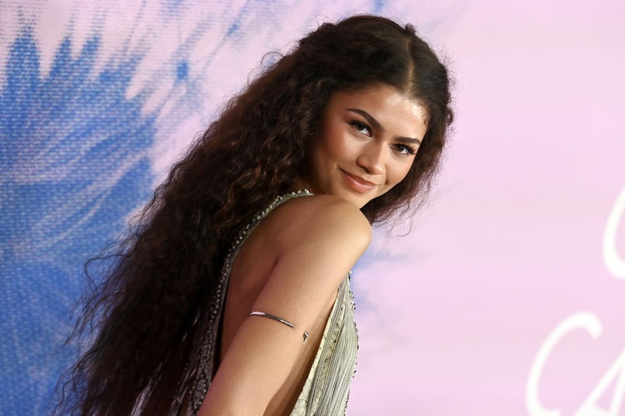 Do loiro mel ao mini bob: relembre os cabelos mais marcantes de Zendaya