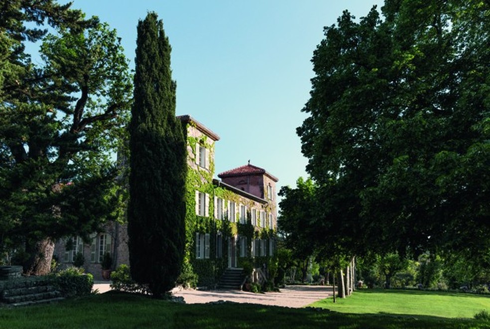Um tour virtual pela casa de campo de Christian Dior