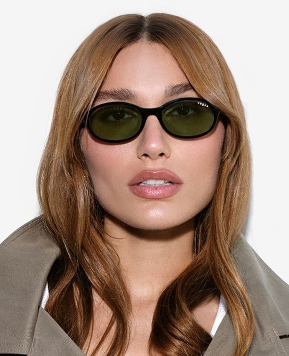 Sasha Meneghel entrega modelo de óculos indispensável para viagem e ...