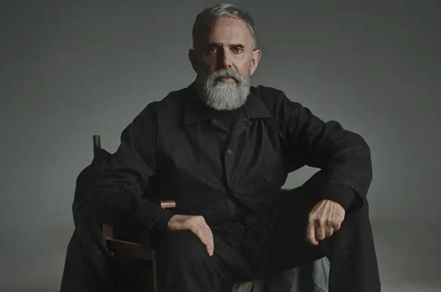 Paulo Borges reflete sobre os 30 anos do SPFW: “Moda não é roupa. É cultura, é história”