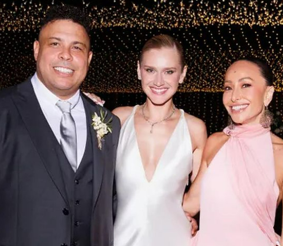 Sabrina Sato abre álbum de casamento de Celina Locks e Ronaldo em Ibiza ...