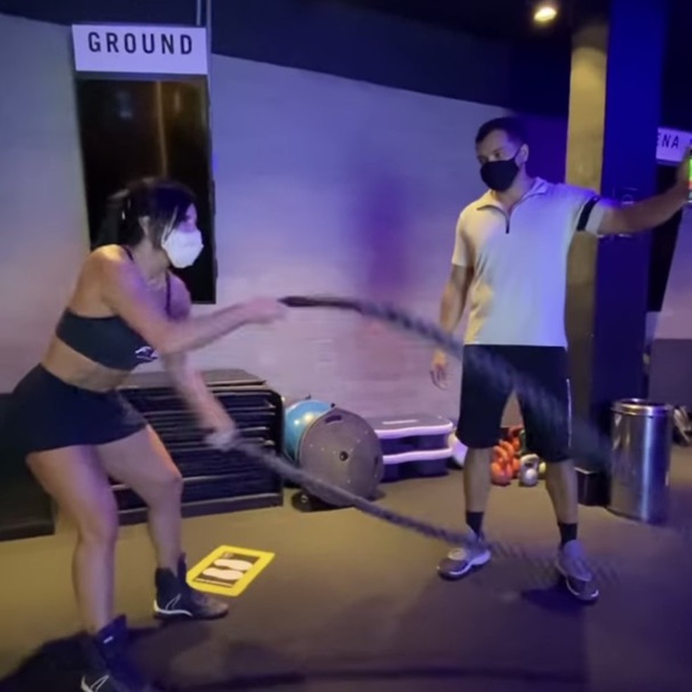 Gretchen pega pesado no crossfit