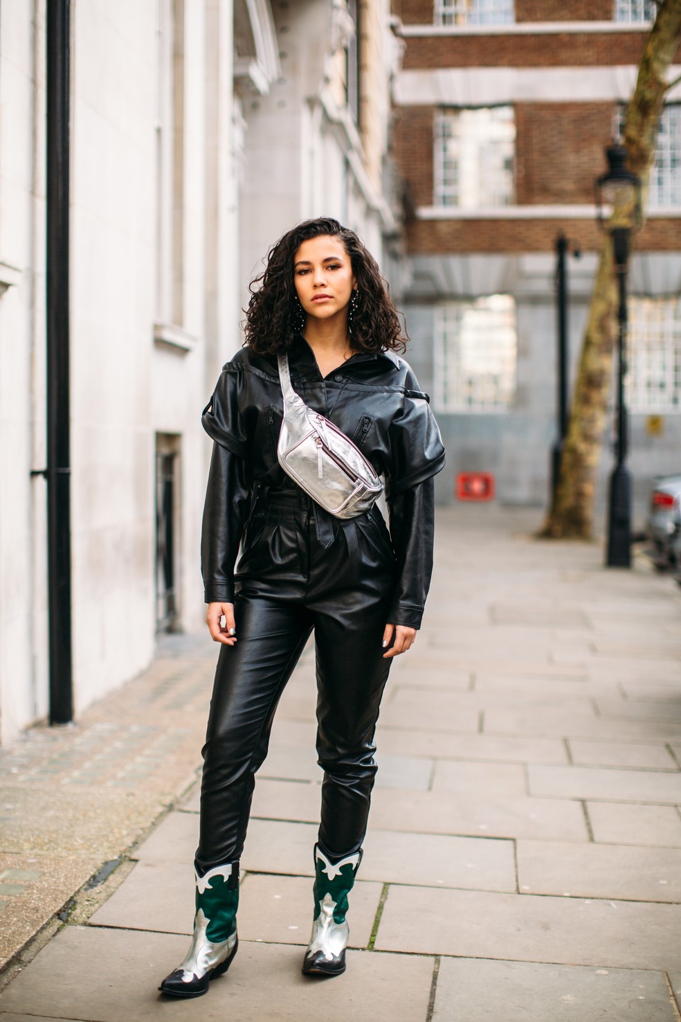 As botas de cowboy vieram para ficar! 20 looks mostram como usar