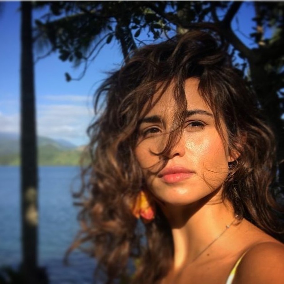 Iluminada! Nanda Costa surge linda em foto: 'Bom dia'