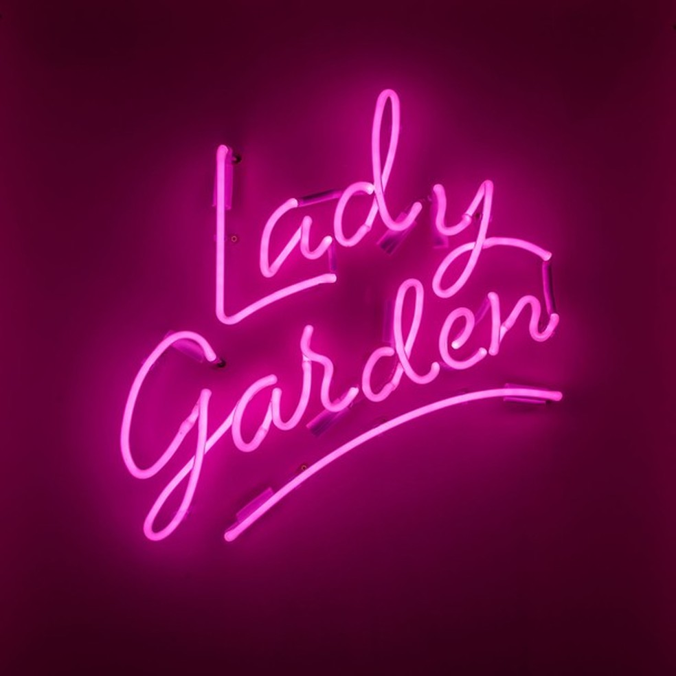 Bar em Londres com décor pink e neon é hit no Instagram