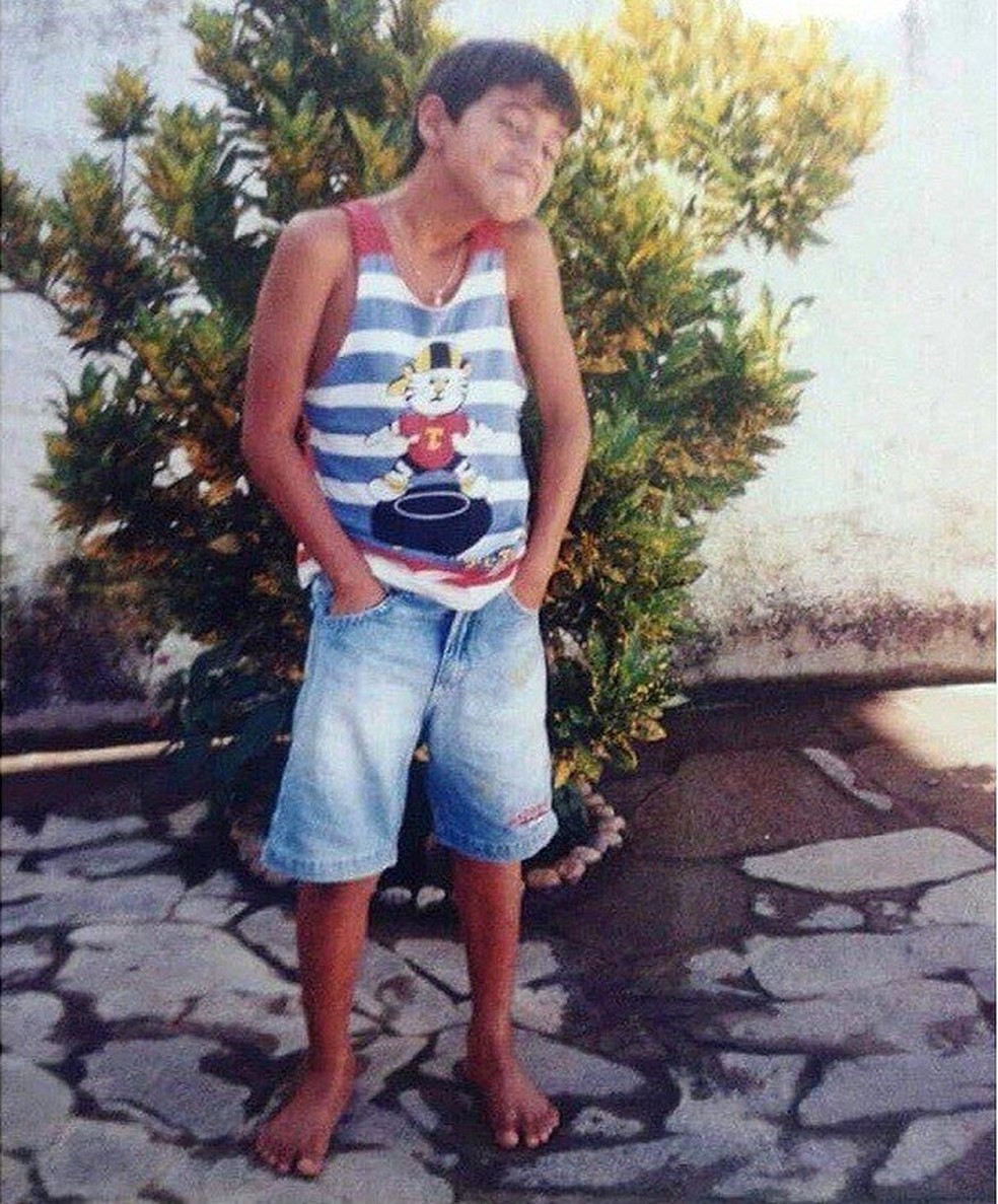 Ex-BBB Matheus posta foto de criança e semelhança com os dias de hoje é ...