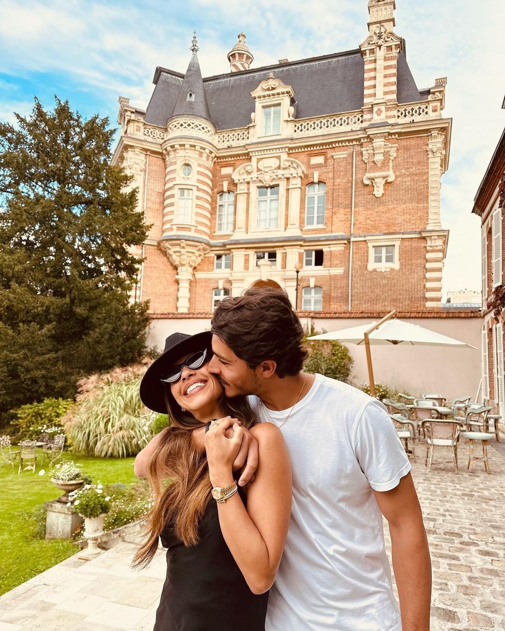 Mariana Rios troca declarações de amor com Juca Diniz em Paris: 'o que ...