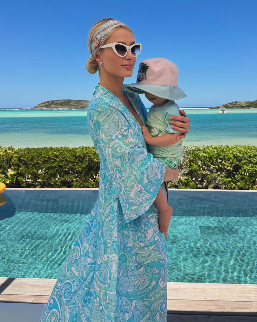 Paris Hilton abre álbum de fotos com filho no Caribe: 'A vida é linda'