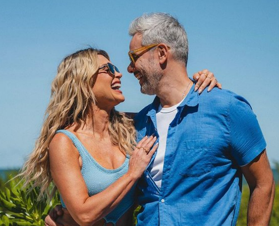 Flávia Alessandra se declara para Otaviano: 'Um amor caliente'