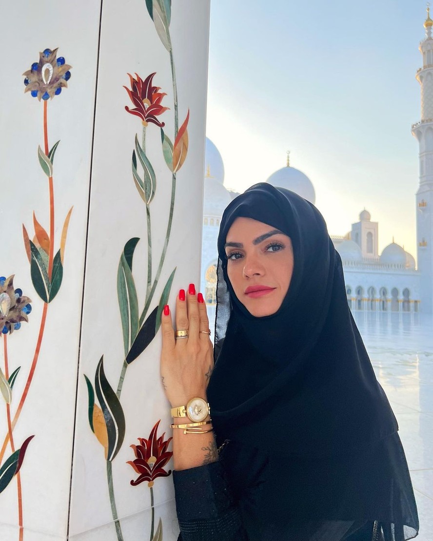 Kelly Key chega em Dubai depois de completar 40 anos