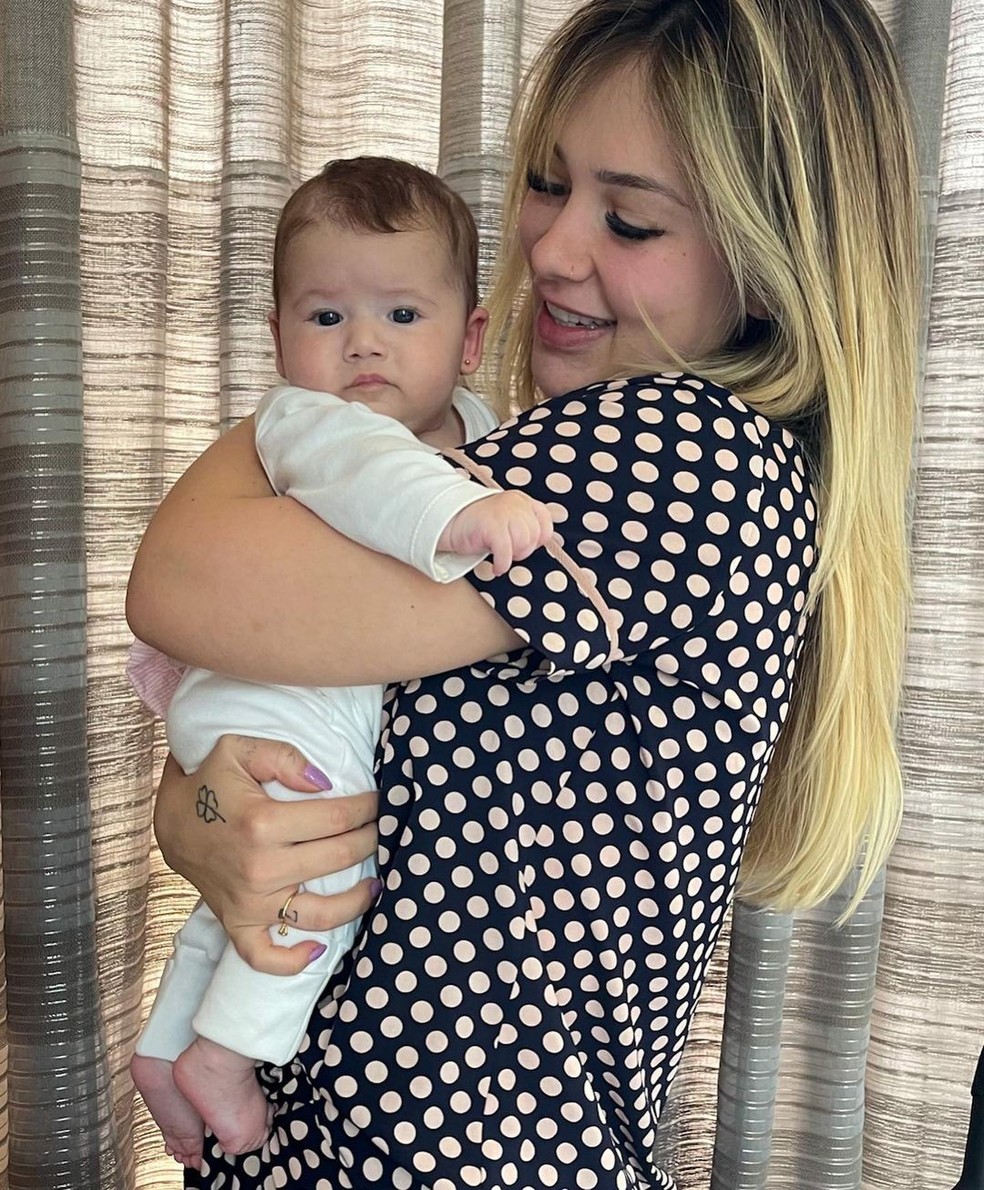 Virginia encanta com cliques de Maria Alice