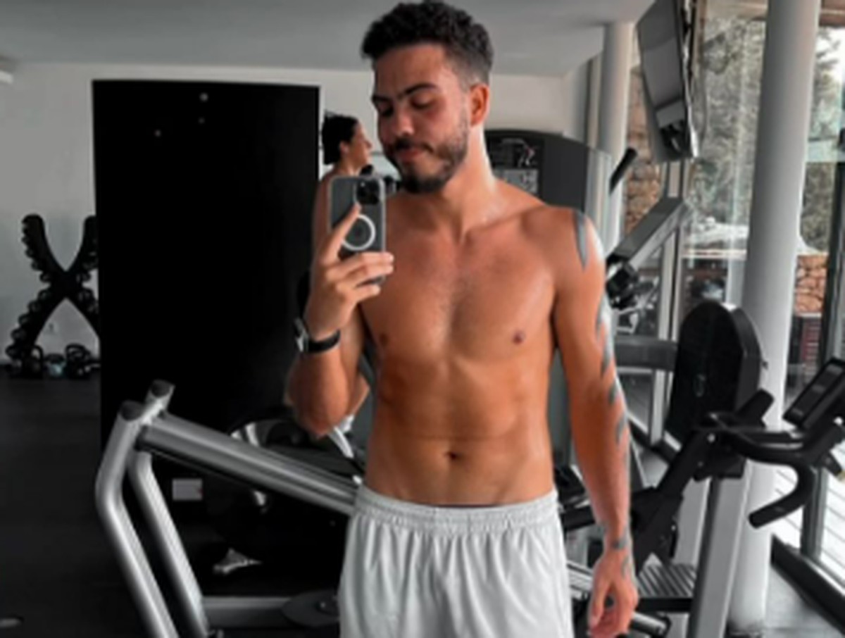 Depois de treinar pesado, Ronald mostra resultado: 'Entradinhas saindo'