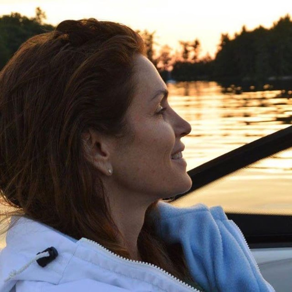 De cara limpa, Cindy Crawford é comparada com Caitlyn Jenner