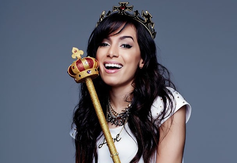 Anitta: 'Aos 13 era feia, tinha cabelo tipo abajur e dois palmos de testa'