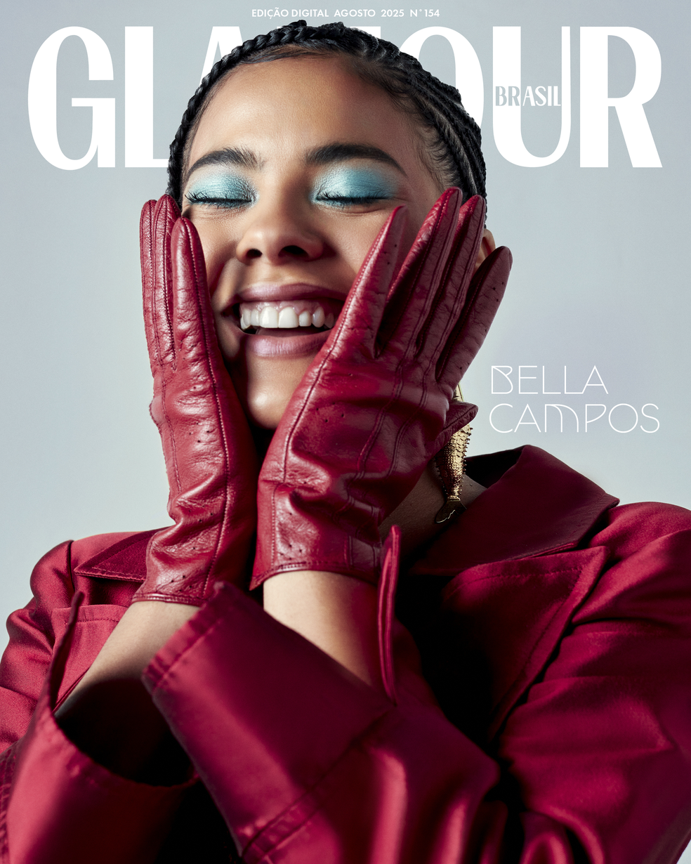 Bella Campos é capa da Glamour de agosto