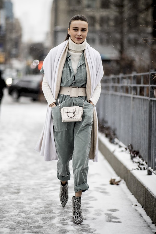 Bolsa pequena: vamos te convencer a usar sua mini bag em 19 looks