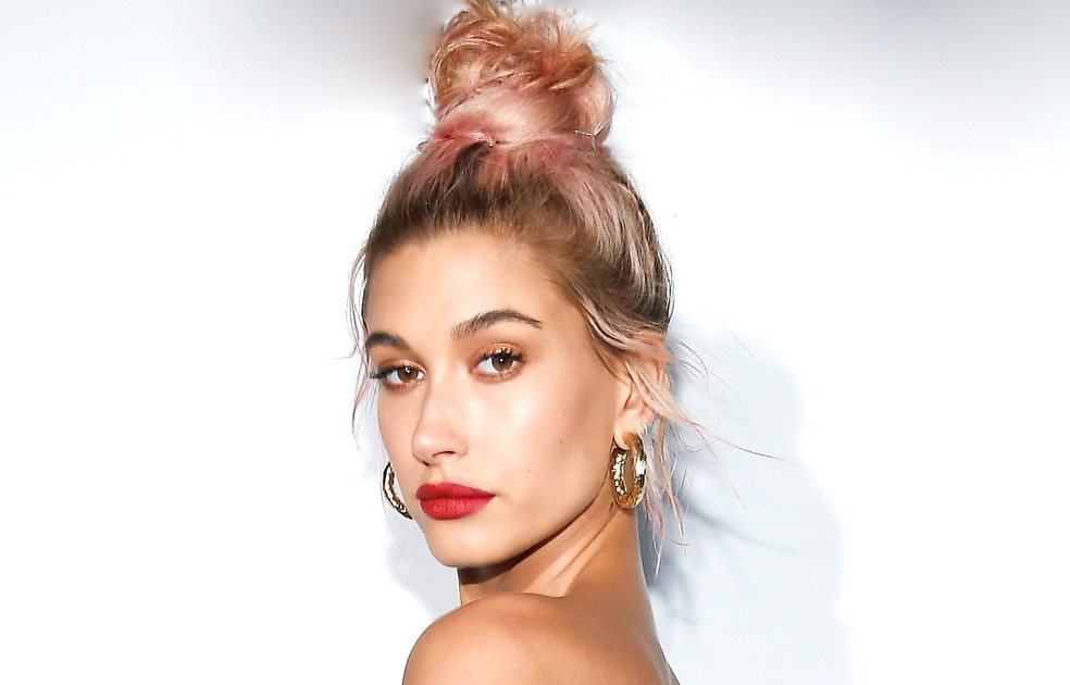 Hailey Bieber vai lançar marca de beleza e aqui está o que já sabemos ...