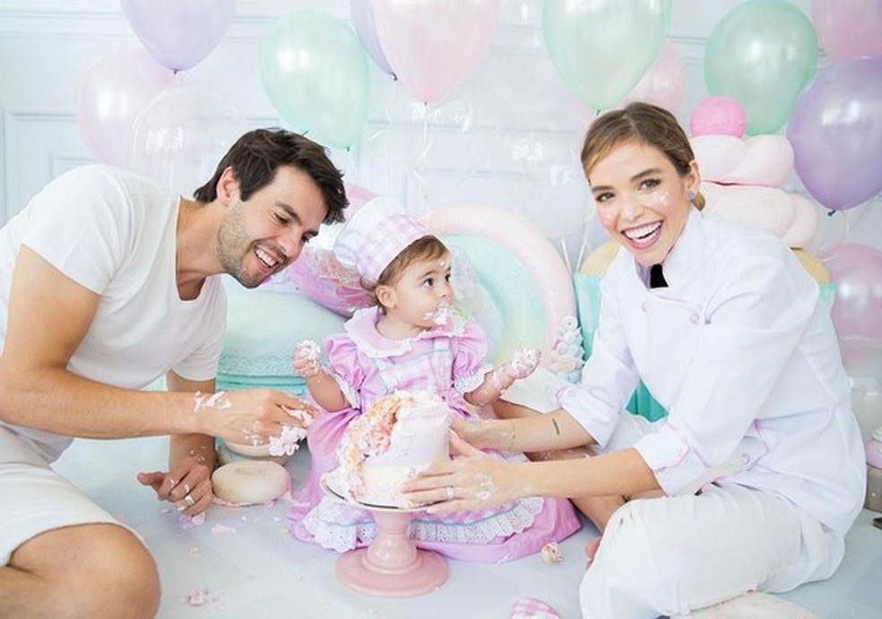 Carol Dias Leite e Kaká celebram um aninho de Esther