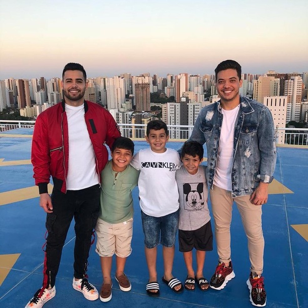 Wesley Safadão grava clipe de Jerry Smith com o filho Yudhi