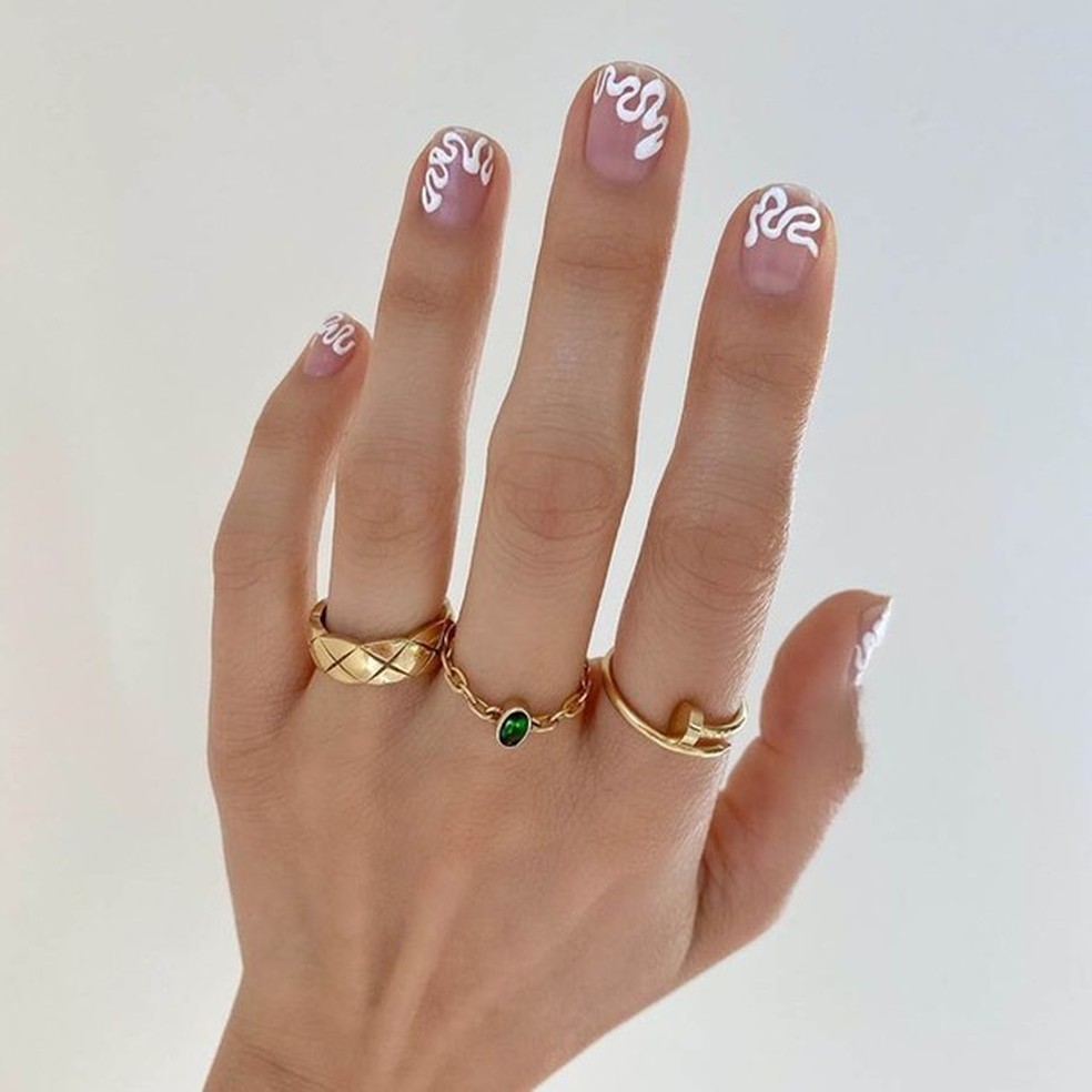 Squiggly Nails: a nail art ondulada que dá um up no visual