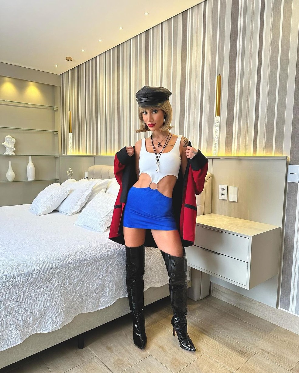 Bianca Andrade surge vestida de Julia Roberts em “Uma Linda Mulher”