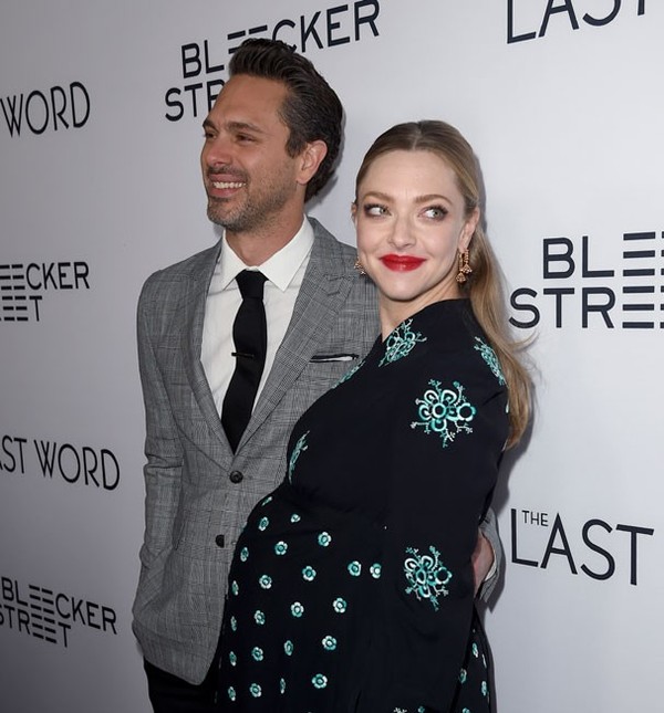 Amanda Seyfried se casa em segredo com Thomas Sadoski