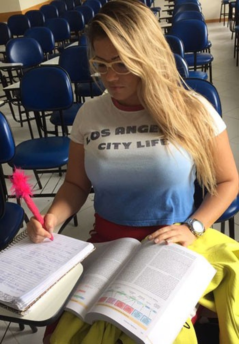 Fani Pacheco quer se especializar em psiquiatria e atender de graça