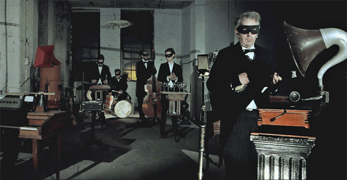 'Blue Monday' completa 30 anos. Ouça nova/velha versão