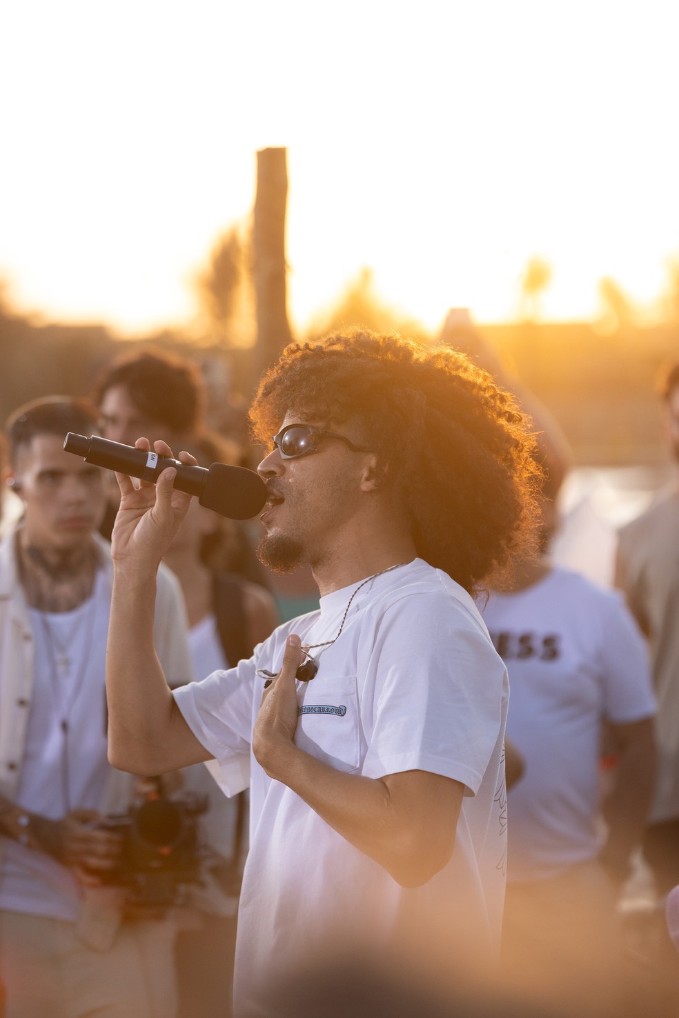 Pé na areia e som na caixa: tudo sobre os bastidores do Corona Luau MTV