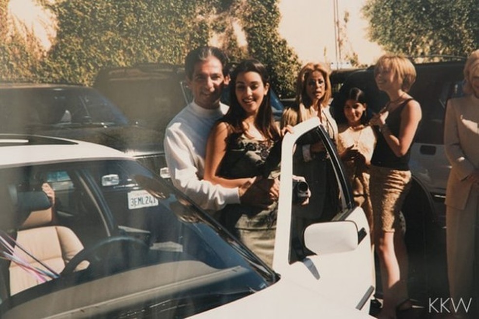 Kim Kardashian completa 36! Veja como ela era 20 anos atrás: