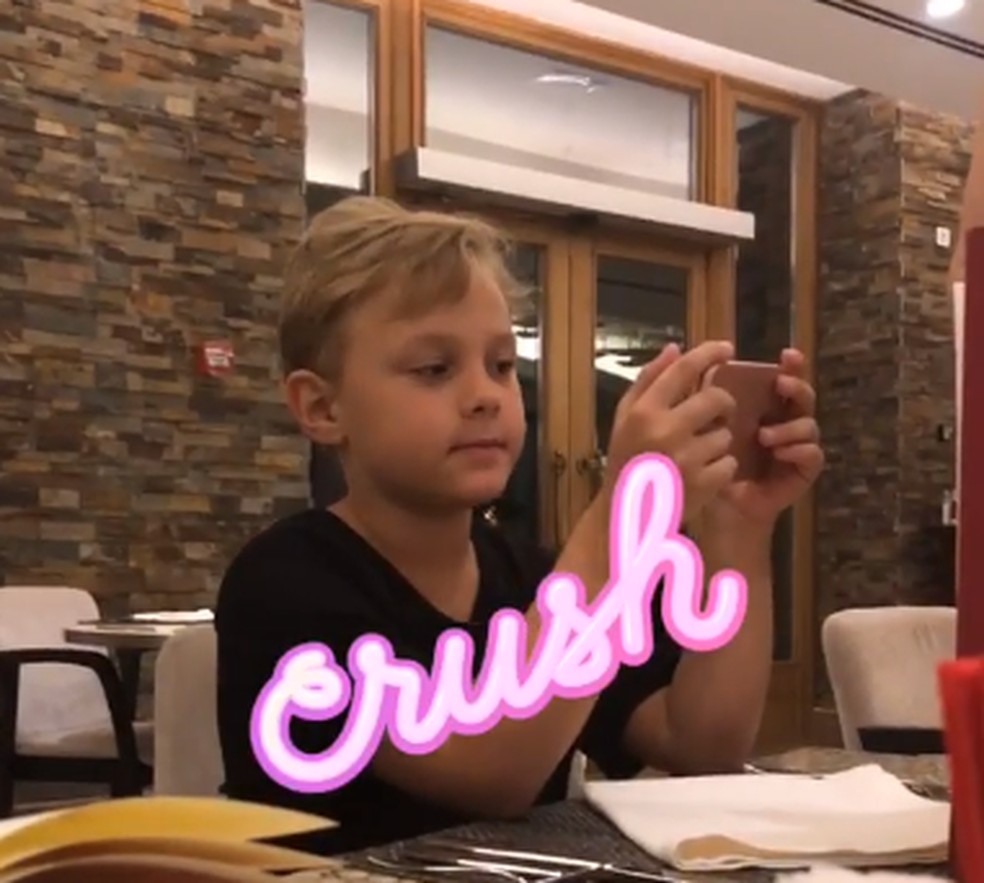 Rafaella, irmã de Neymar, leva o sobrinho Davi Lucca para brincar de ...