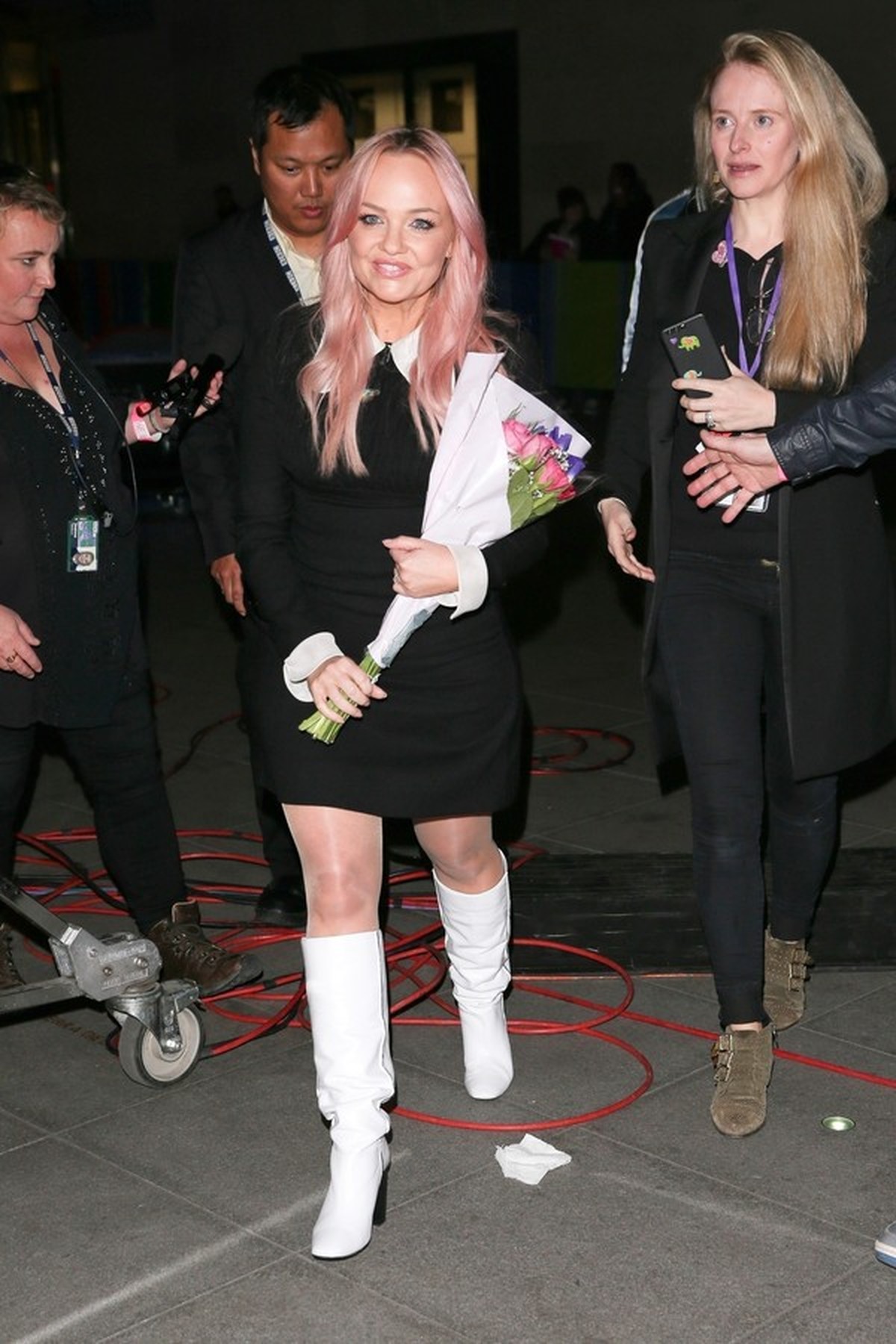Emma Bunton surge com look à la Baby Spice e apresenta nova música