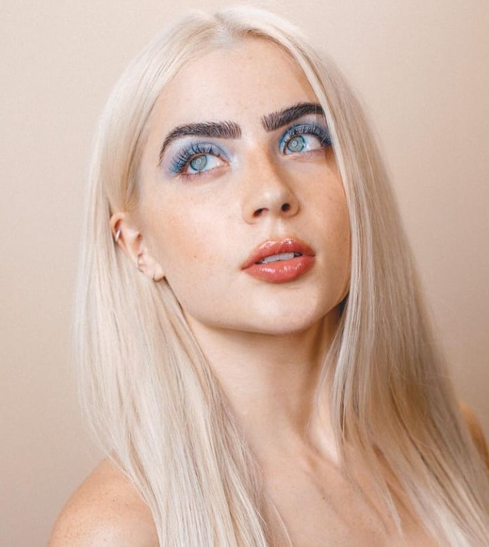 Jade Picon radicaliza e corte os fios acima do ombro