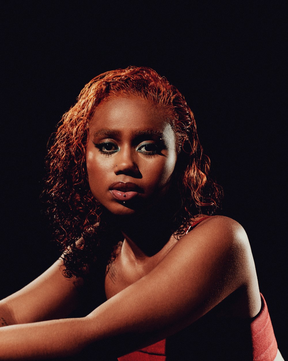 Melly mergulha no doce e amargo do amadurecimento em 'Amaríssima', seu ...