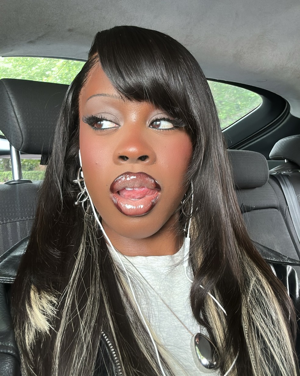 Chelsea Uchenna é o nome por trás das maquiagens das nossas artistas ...