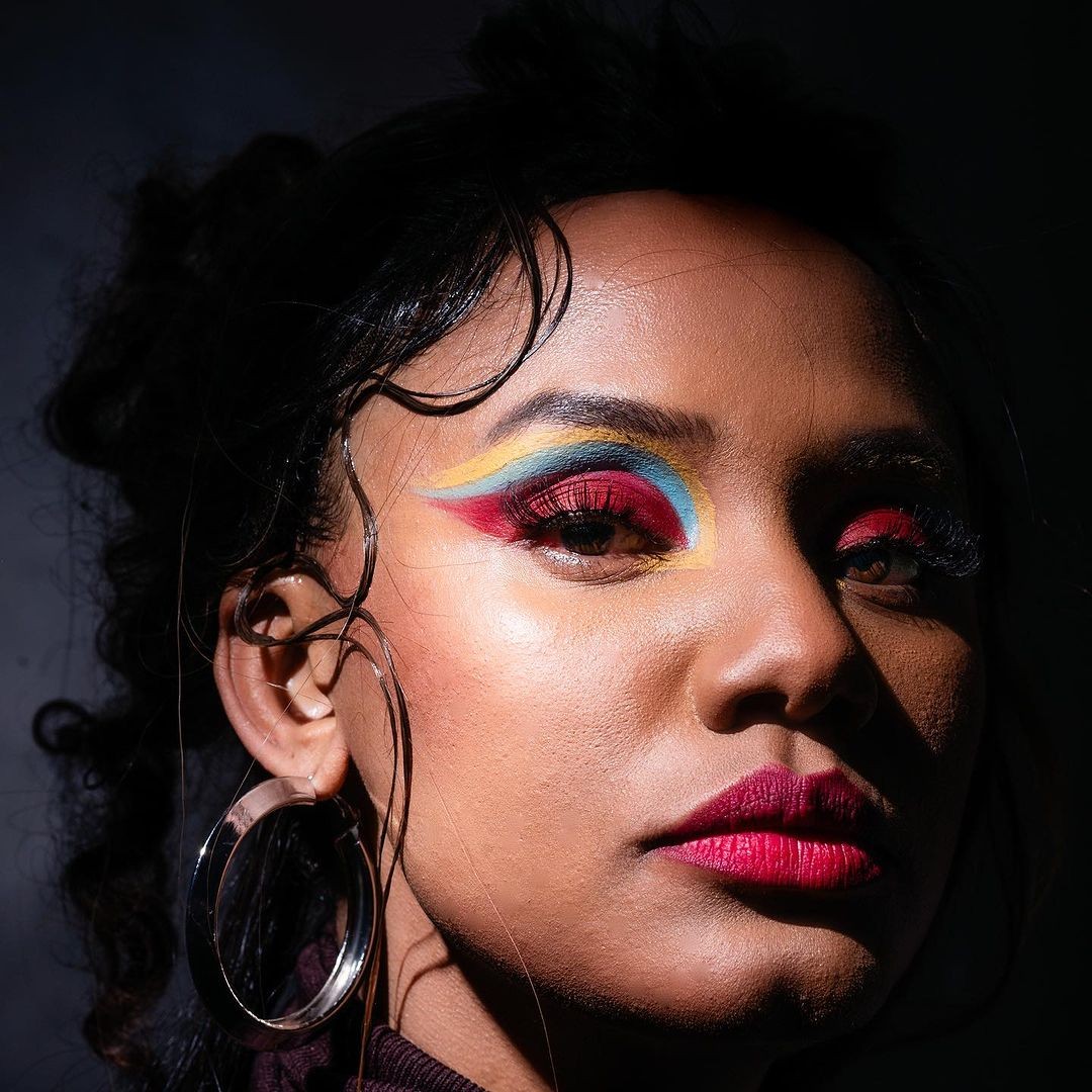 Jéssica Ellen presta homenagem a Preta Gil com look de capa de álbum