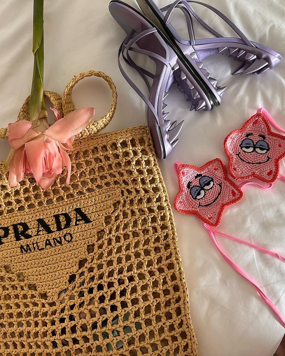 Bianca Andrade aposta em biquíni diferentão grifado para curtir férias ...