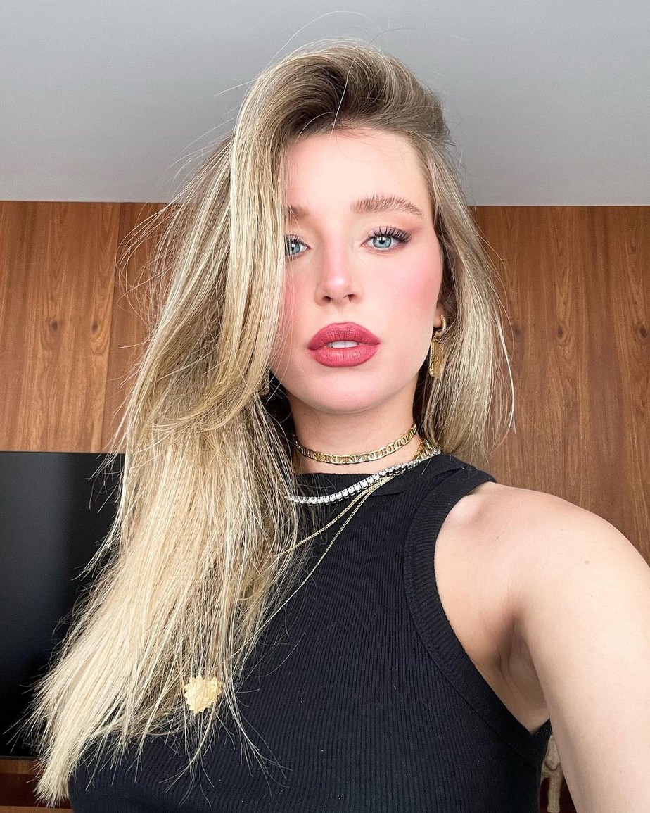 Duda Reis surge loira para viver personagem em filme | Cabelo | Glamour