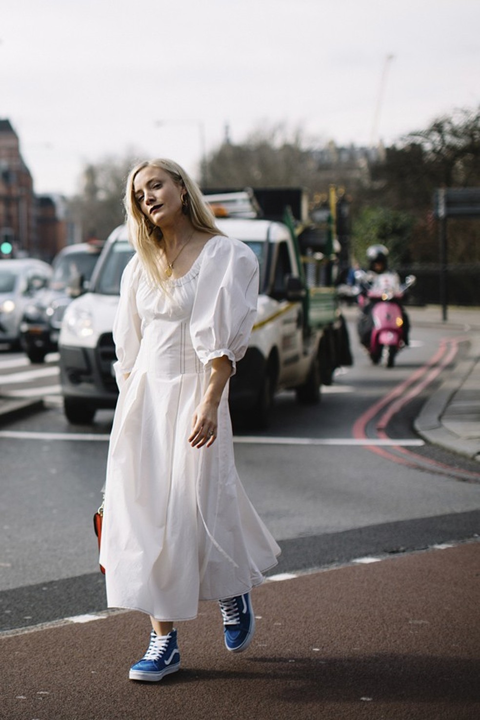 Quer usar tênis colorido? Inspire-se com as nossas dicas