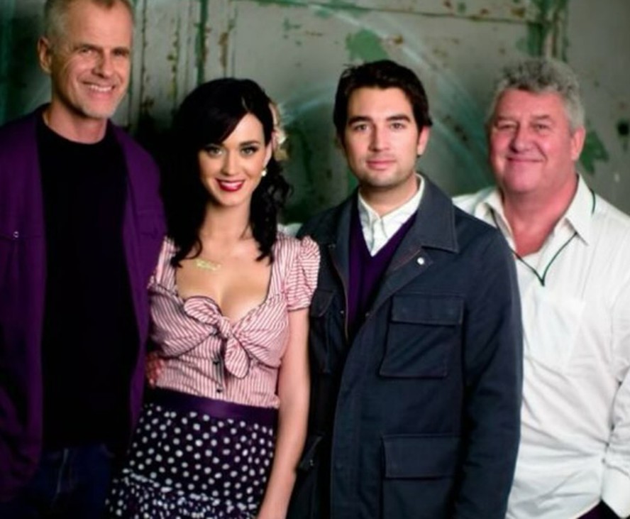 Katy Perry revela 'mensagens espirituais', que recebeu do ex-empresário ...
