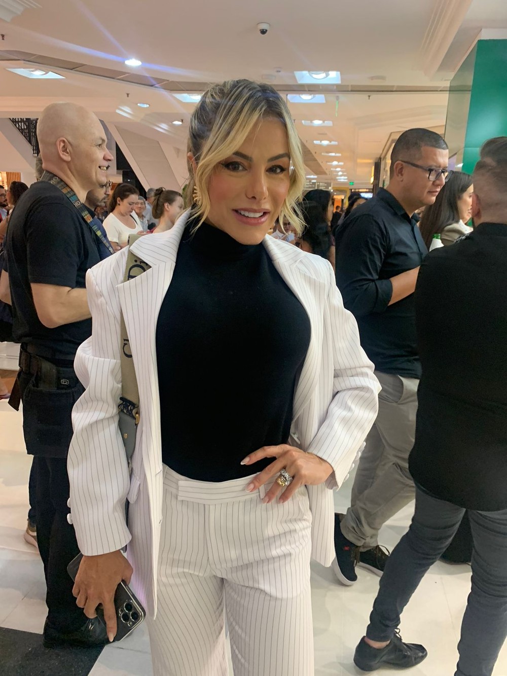 Poliana Rocha revela sonho que deseja realizar com Leonardo